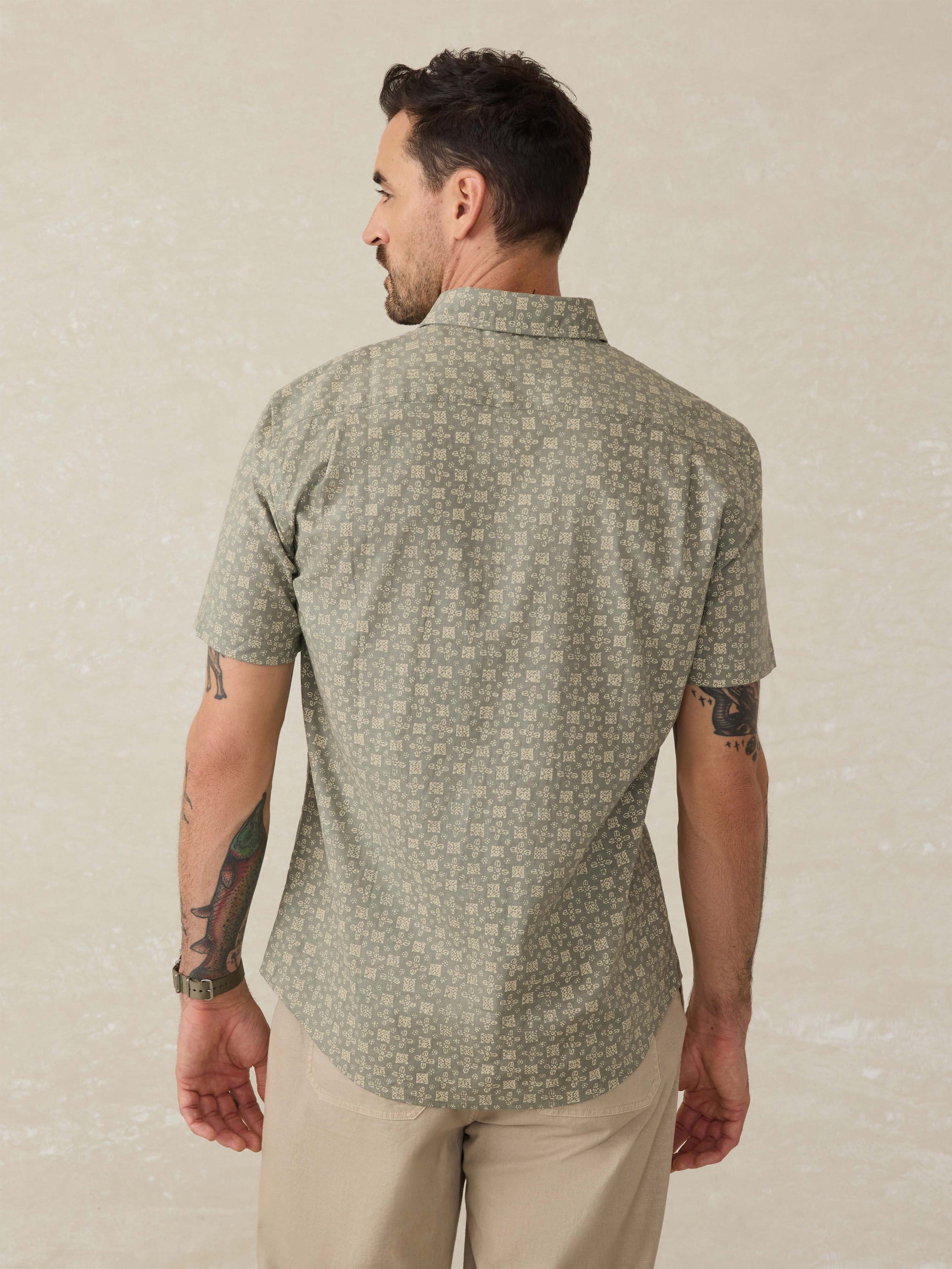 Short-Sleeve Breeze Shirt - Sundried Sage Emblem