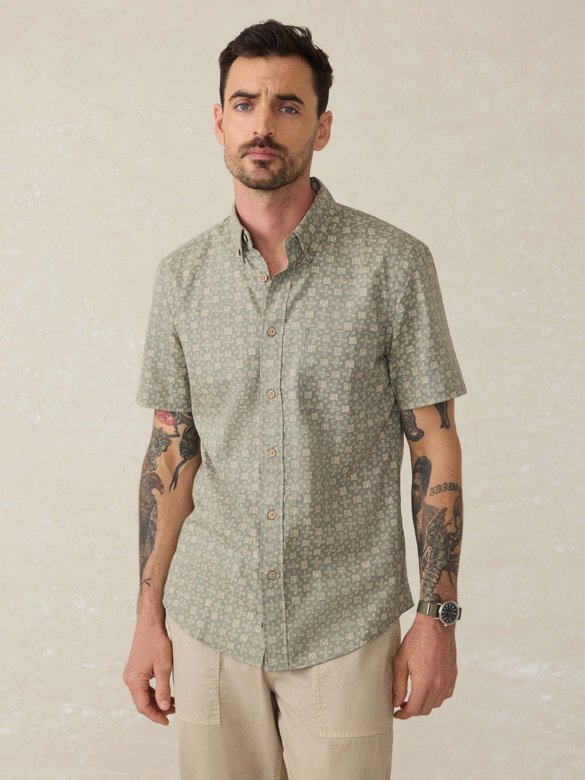 Short-Sleeve Breeze Shirt - Sundried Sage Emblem